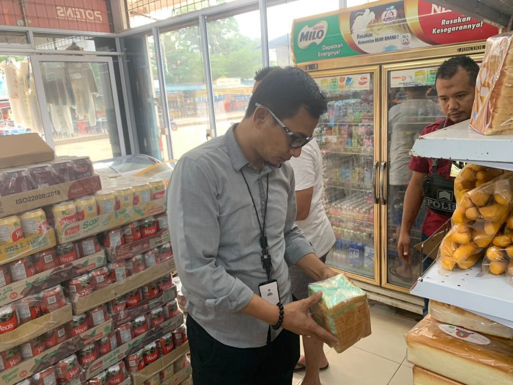 Makanan Kadaluarsa Masih Dijual di Supermarket Bengkong Batam – Durasi ...