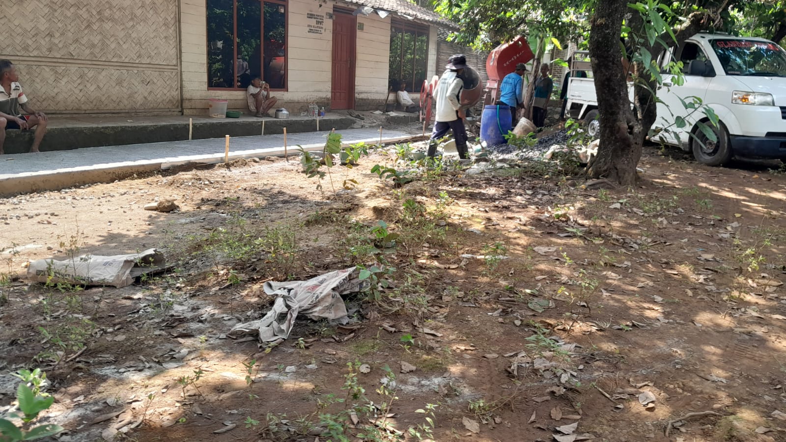 Pemdes Glandang Klarifikasi Proyek Rabat Beton: Papan Proyek Sudah ...